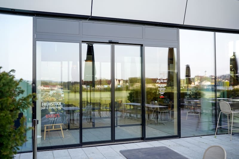 dormakaba - Energy-efficient sliding door ST PRO Green with ES PROLINE