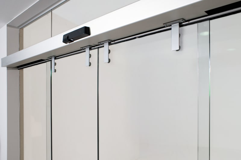 dormakaba - Frameless sliding door ST PURE with ES 200